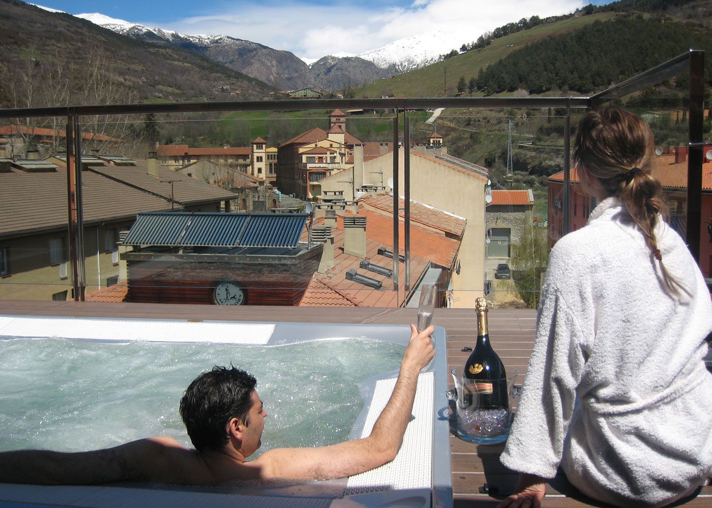 Spa hotel with Jacuzzi and solarium in the Catalan Pyrenees (Spain)